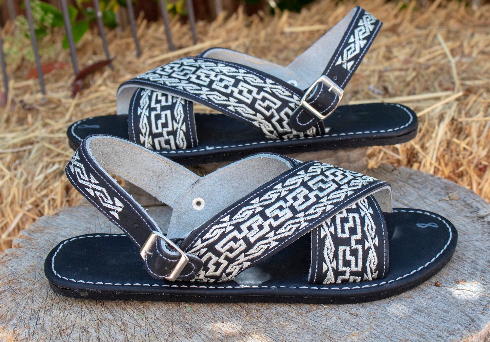 MENS EMBROIDERED HUARACHE Mexican Sandals With Cushioned Sole - Etsy