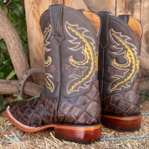 MENS Brown Faux PIRARUCU Fish Scale Pescado Print LEATHER Cowboy Wide ...