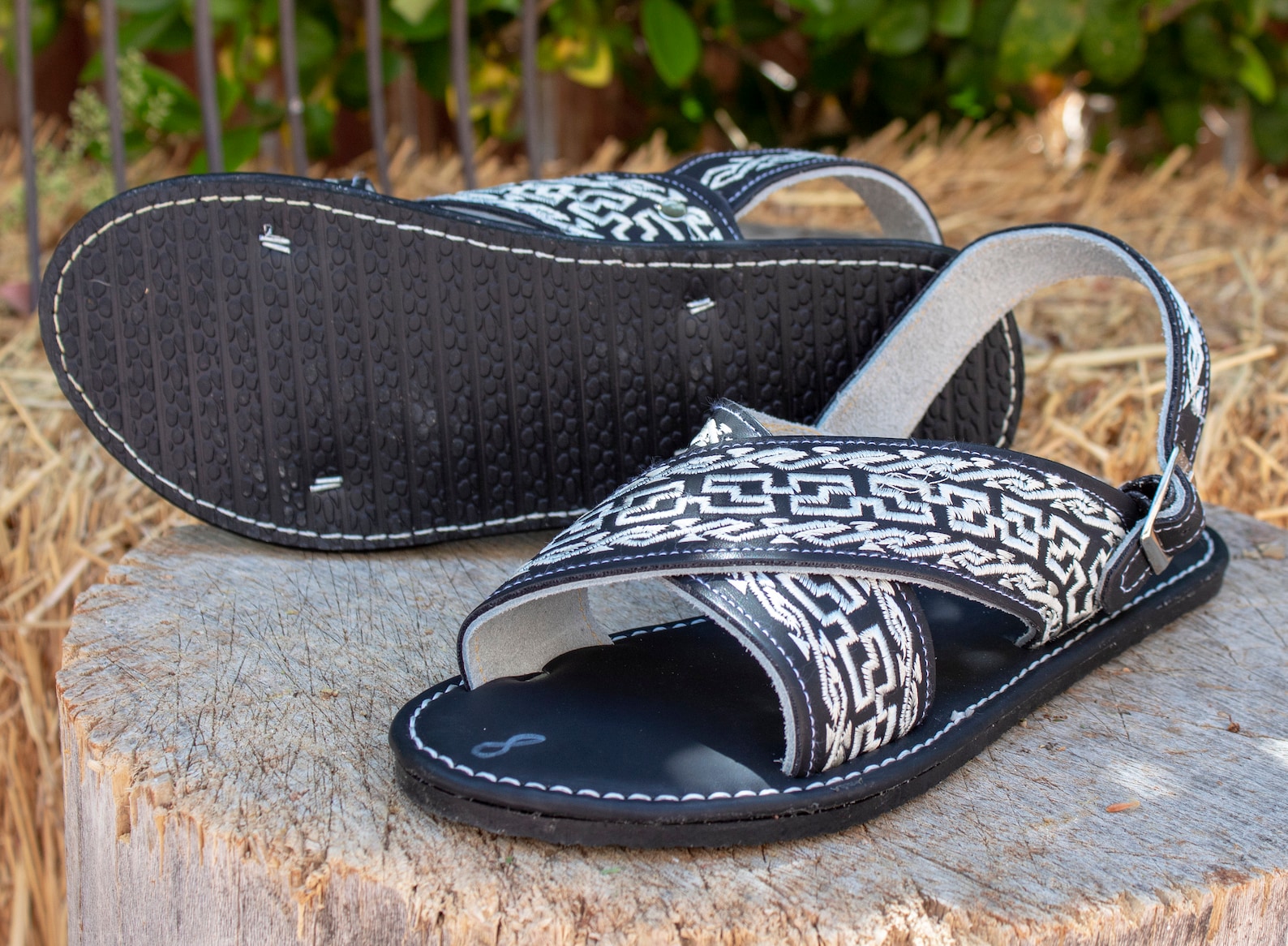 MENS EMBROIDERED HUARACHE Mexican Sandals With Cushioned Sole - Etsy