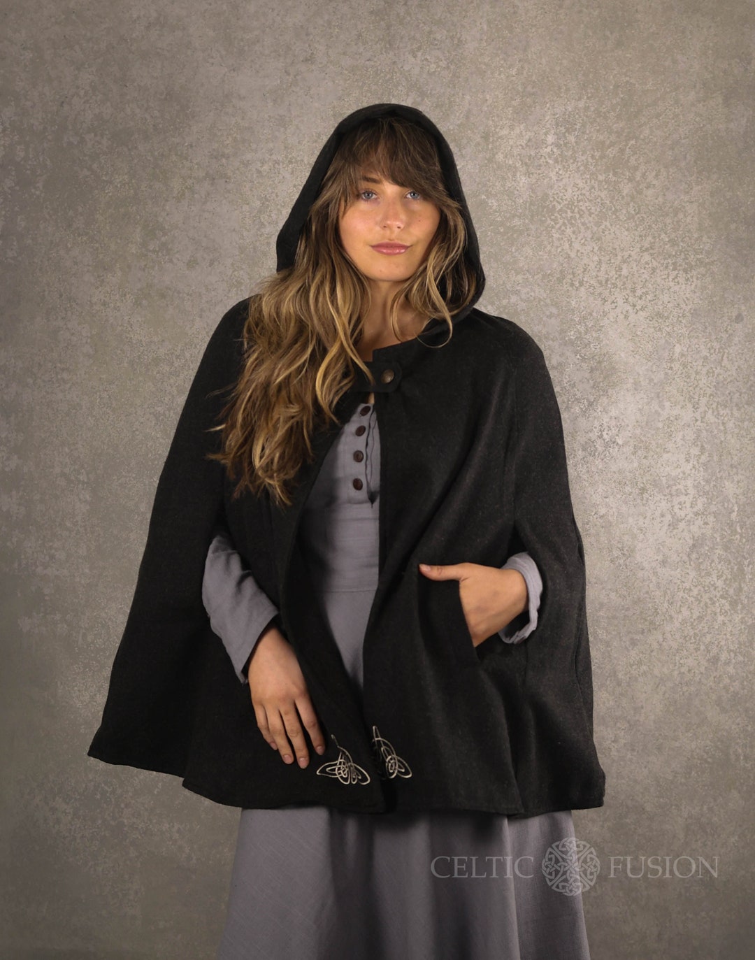 HOODED DRUANTIA CAPELET | Dark Cloak, Hooded Wool Cloak, Winter Cape ...