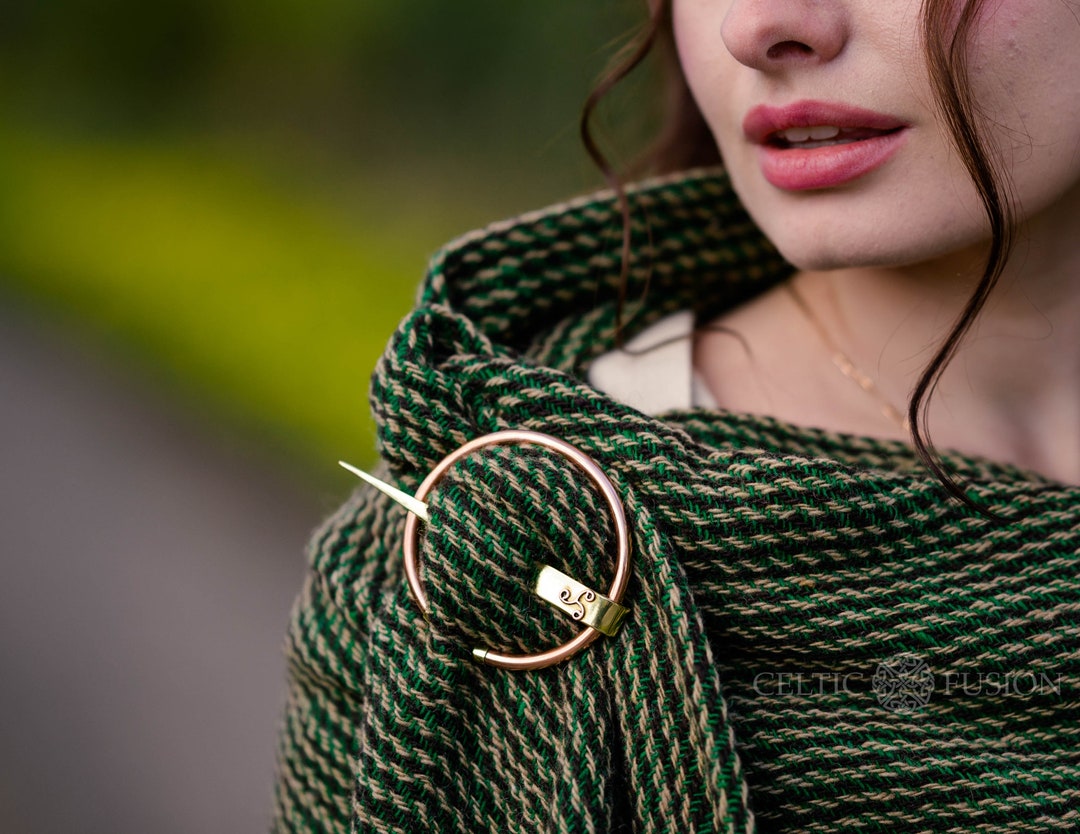 BROCHE PENANNULAIRE EN CUIVRE | Broche en laiton, broche celtique viking de style Tara, épingle ...