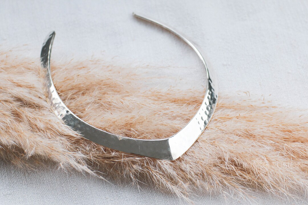 SILVER POINTED TORC | Hand Beaten Silver Necklace, Torc Necklace ...
