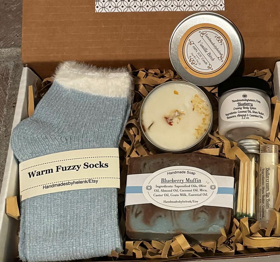 Blueberry Muffin Bath Gift Box, Holiday Gift Bags, Soap and Sock Gift ...