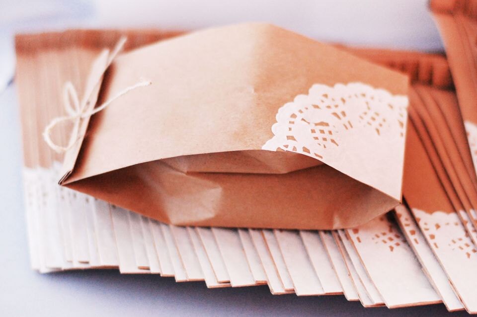 Brown Paper Gift Bag Doily Craft Paper Bags With Hemp Bow | Etsy