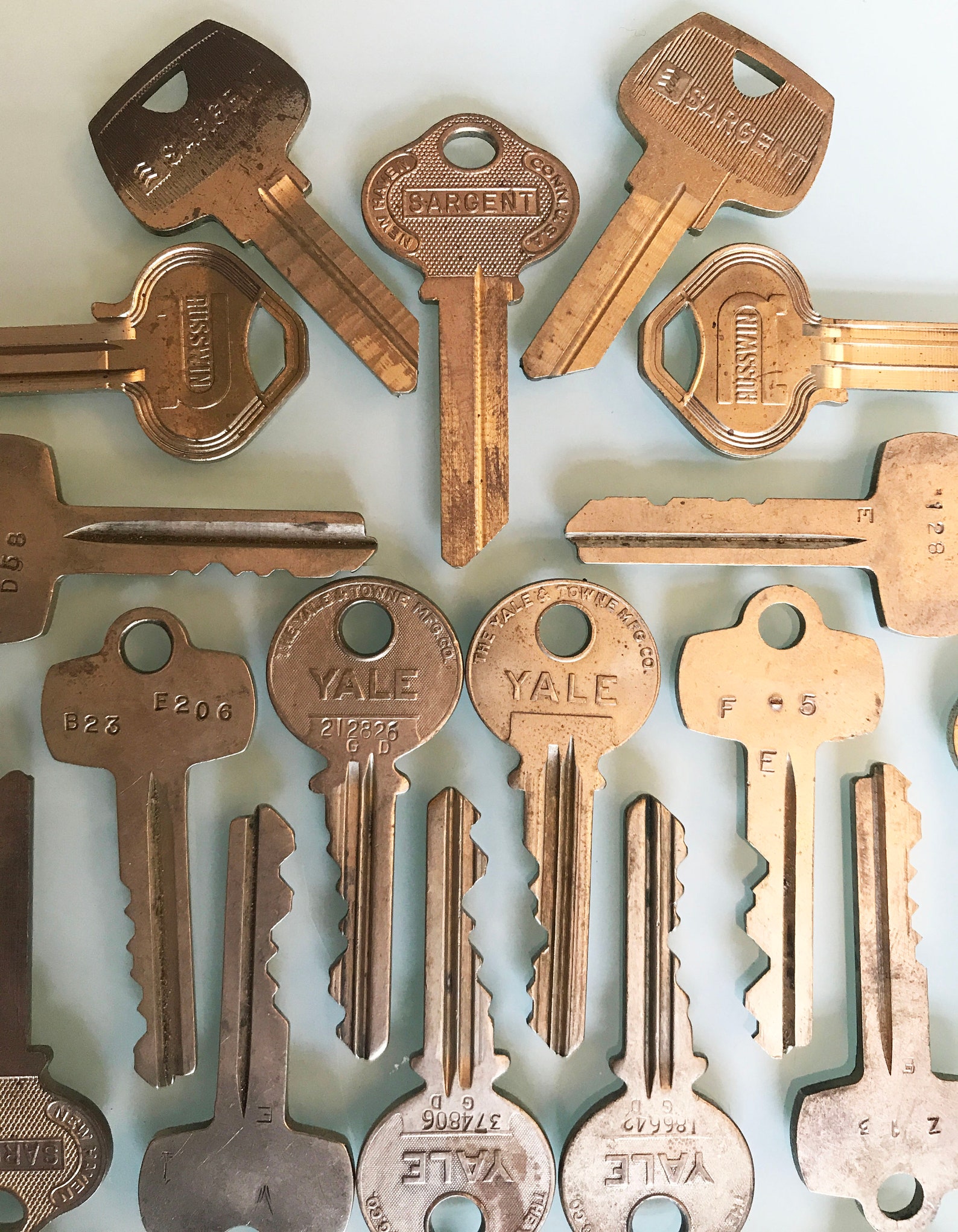 Lot of 25 Assorted Vintage and Modern Brass Keys - FREE Shipping in the ...