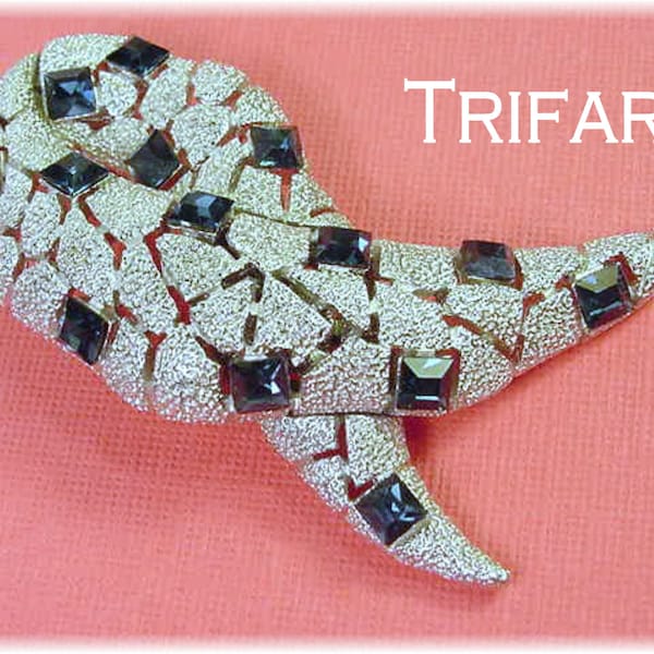Trifari Pin Brooch - Etsy