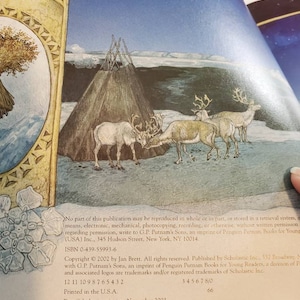 2003 Jan Brett Who's That Knocking on Christmas Eve Paperback ...