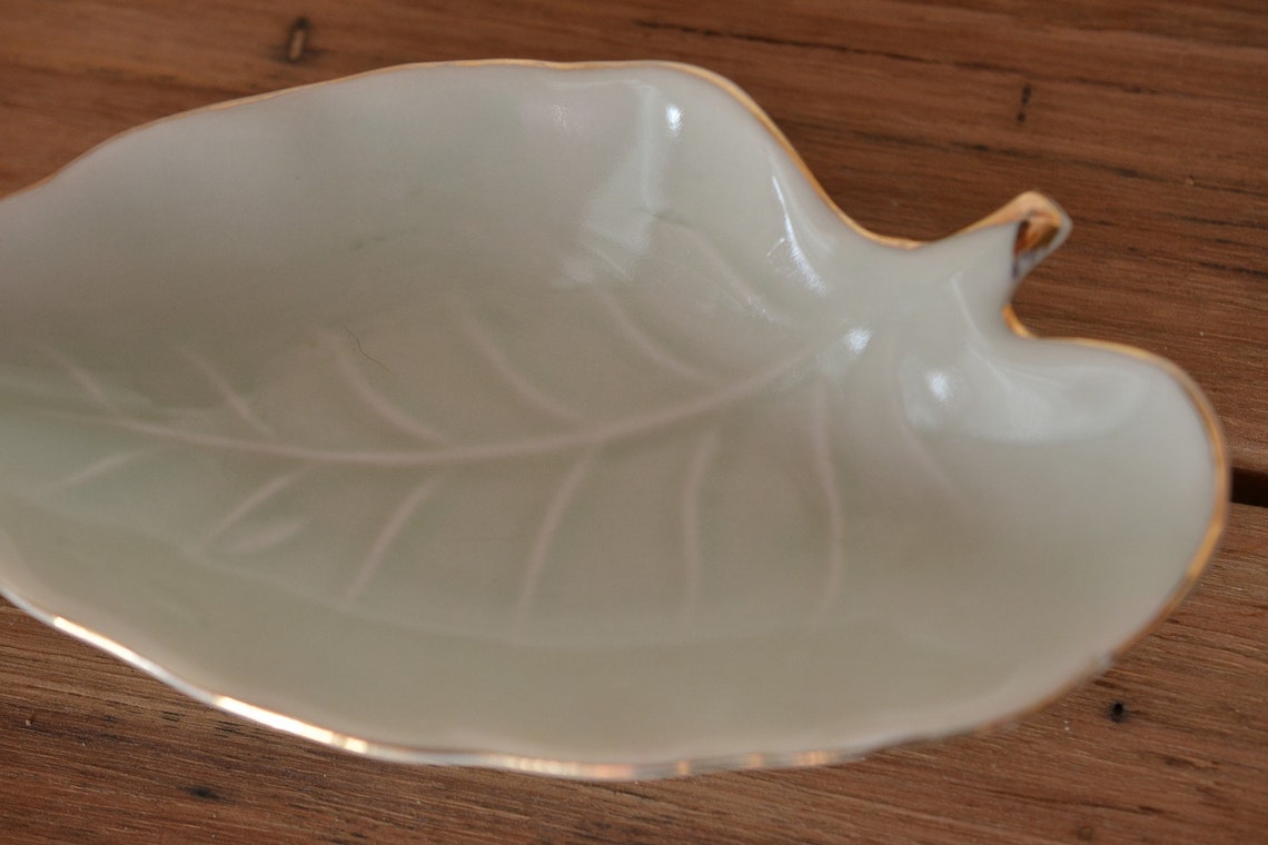 Vintage 10 X Ceramic Leaf Dish Plates Green Mauve Japan Serving Plates ...