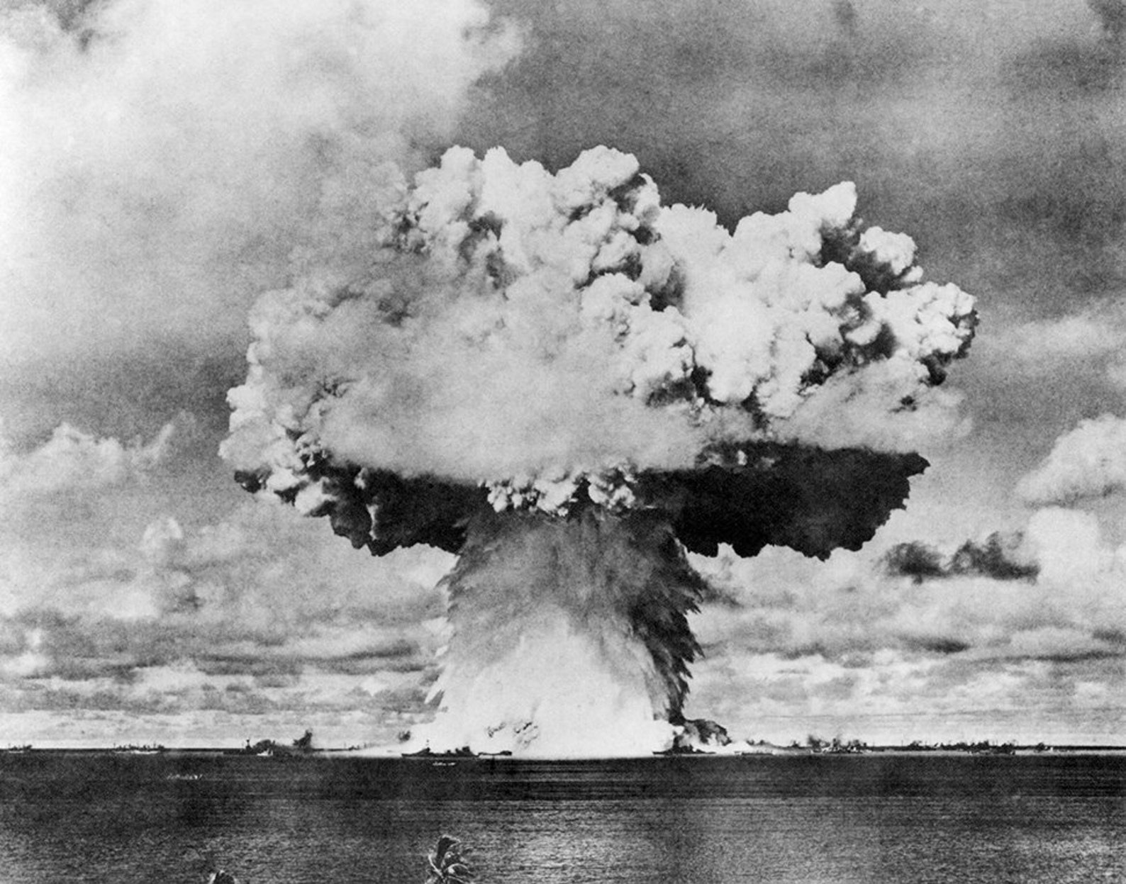 Nuclear Bomb Test, Code Name Baker, Bikini Atoll, 1946 black and White ...