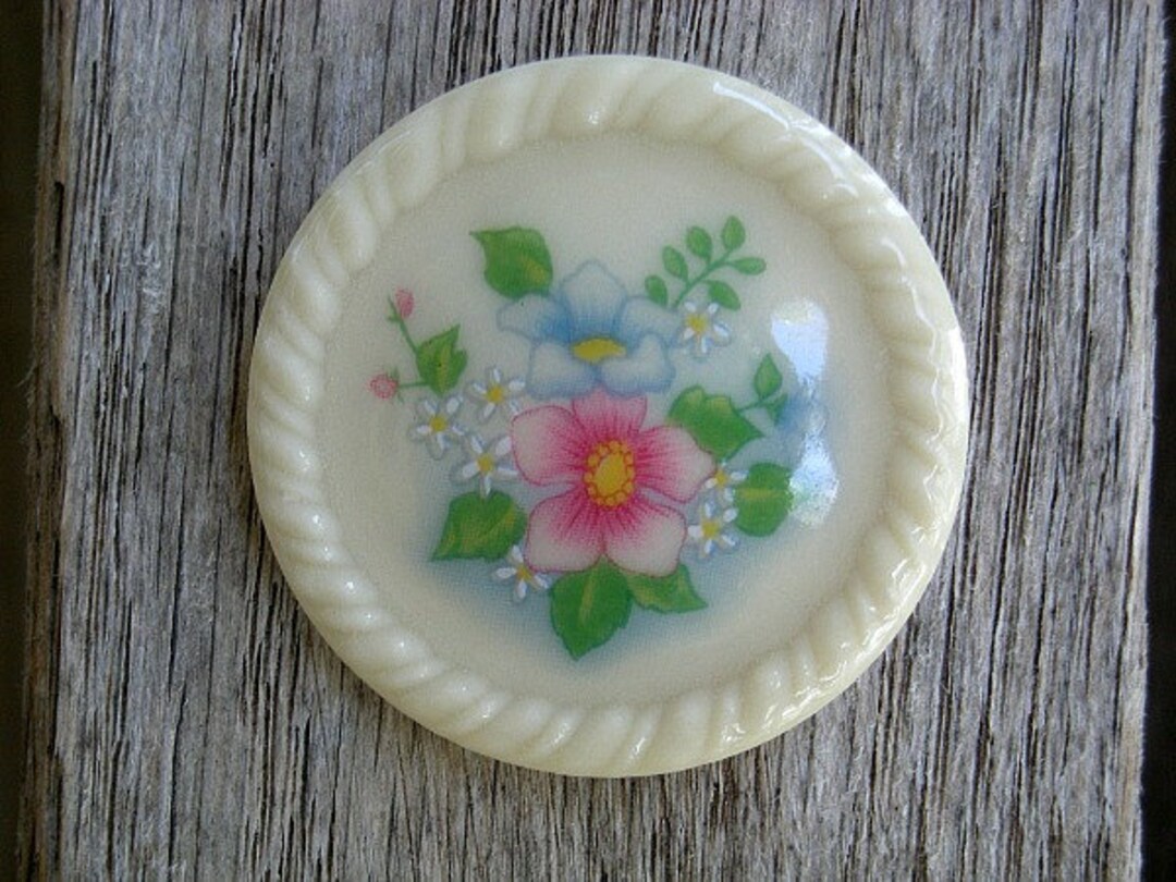 Vintage Avon Flower Pin - Etsy