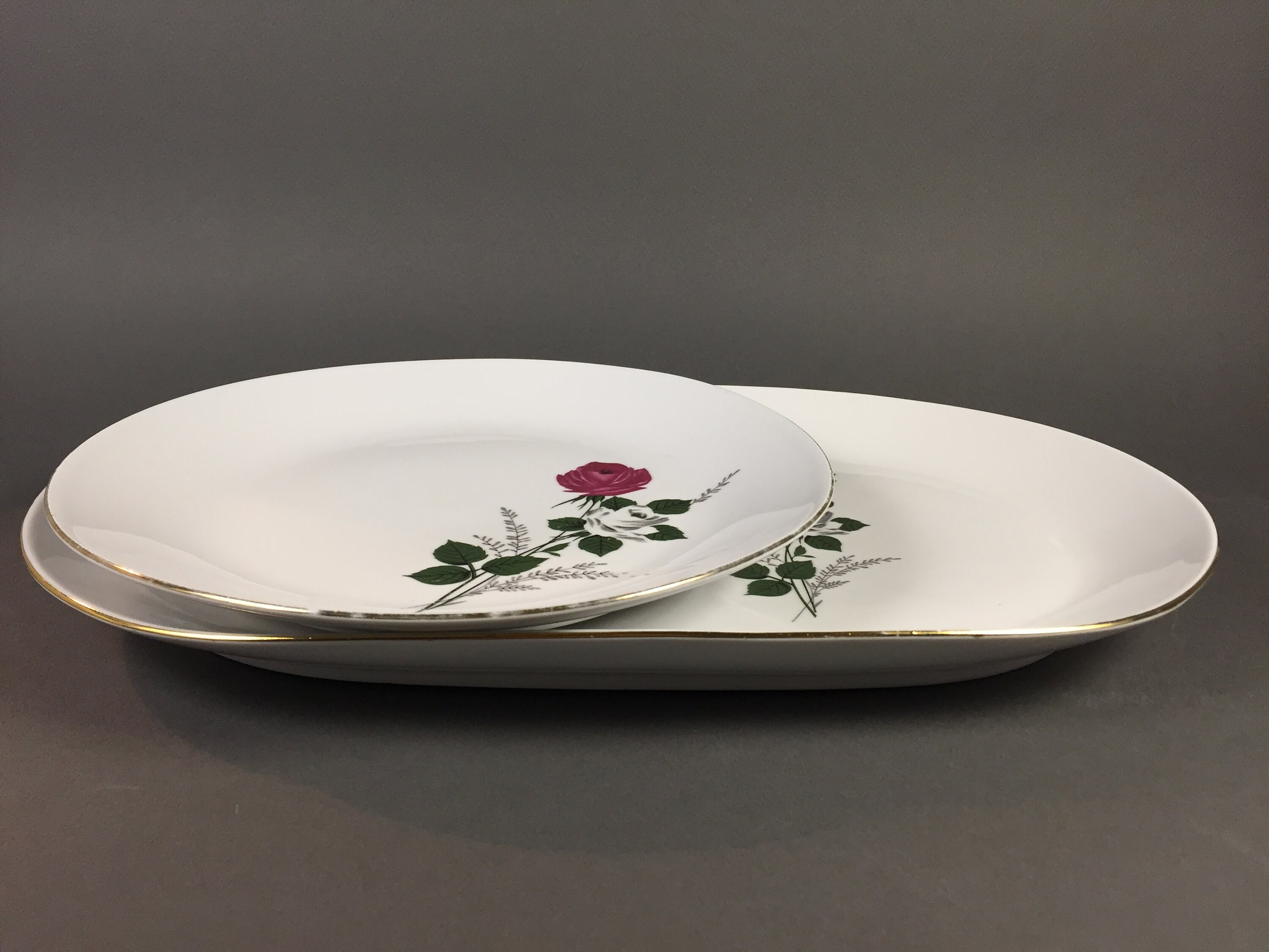 KAHLA White Porcelain Set of Two Platters With Red Rose Decor - Etsy