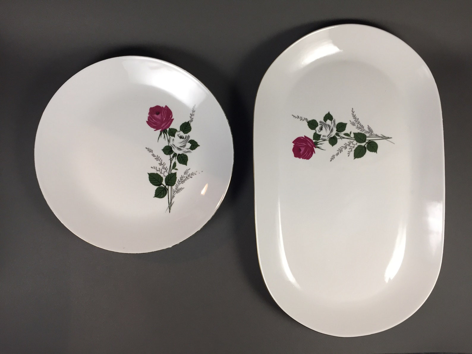 KAHLA White Porcelain Set of Two Platters With Red Rose Decor - Etsy