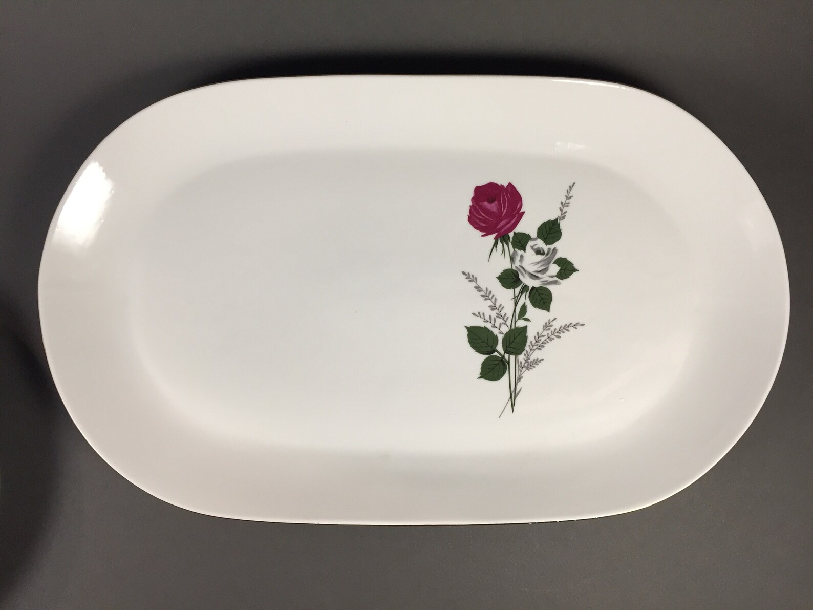 KAHLA White Porcelain Set of Two Platters With Red Rose Decor - Etsy