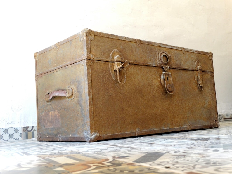 Antique Steamer Trunk, Treasure Chest, Metal Trunk, Pirate Chest, Trunk ...