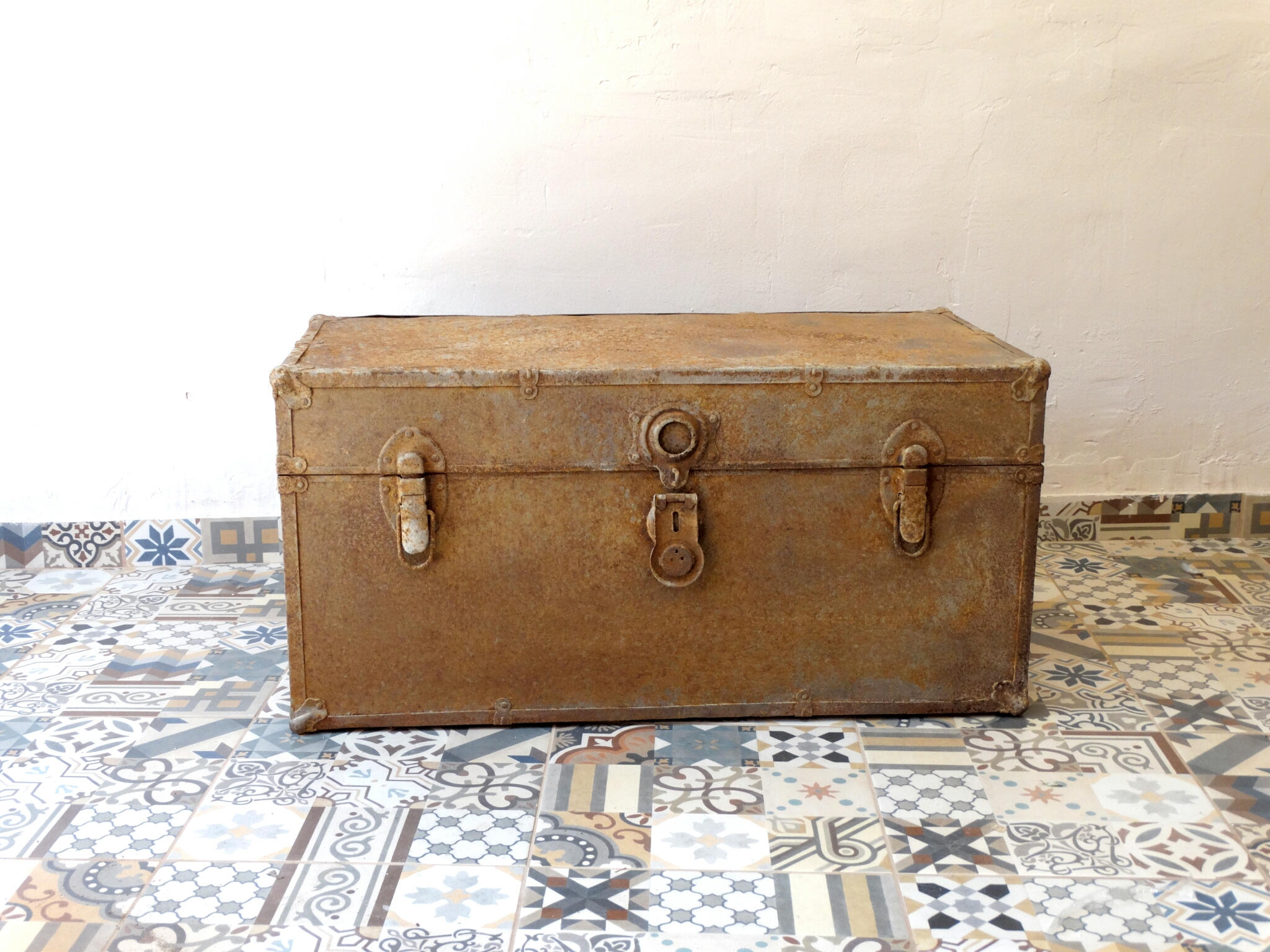 Antique Steamer Trunk, Treasure Chest, Metal Trunk, Pirate Chest, Trunk ...