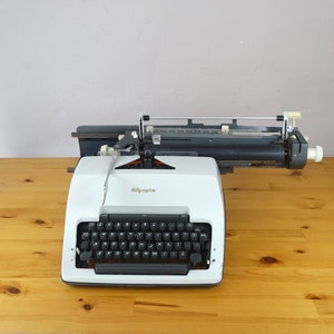 Olympia SG3 Typewriter for Parts, Olympia SG3 Wide Carriage, Desktop ...