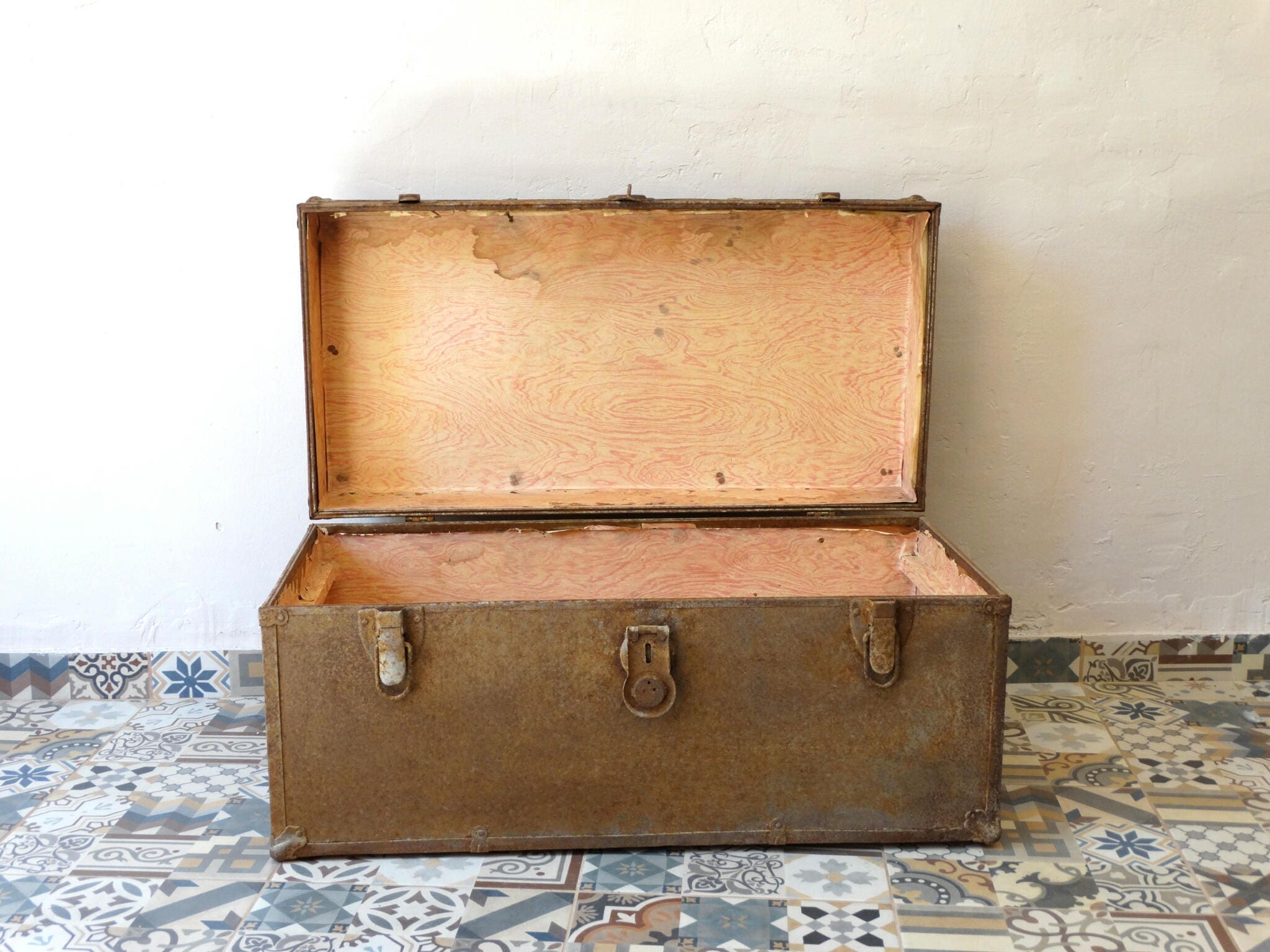 Antique Steamer Trunk, Treasure Chest, Metal Trunk, Pirate Chest, Trunk ...