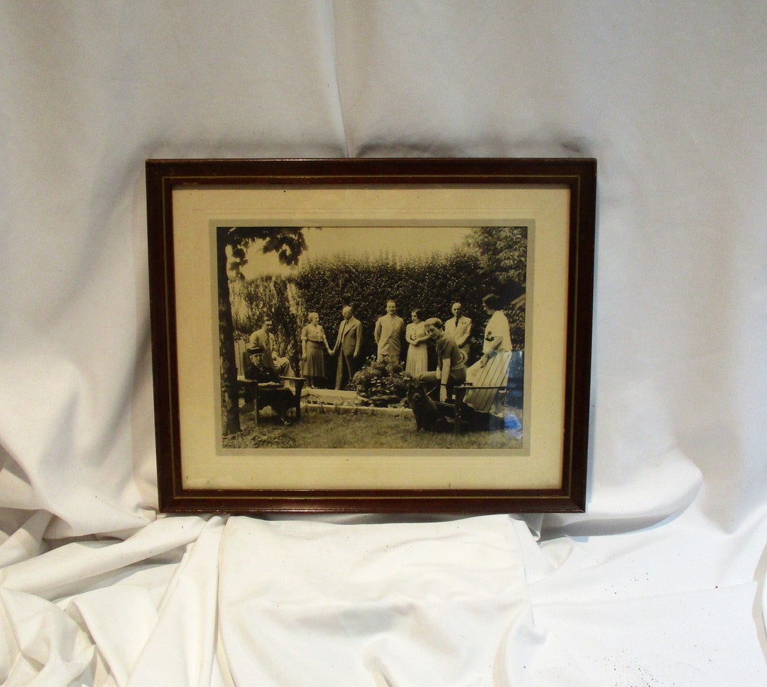 1939 Framed Family Portrait: Vintage Garden Photograph - Etsy