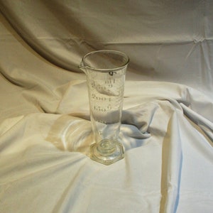 Laboratory Beaker, Vintage Etched Lab Flask, Old Apothecary or ...