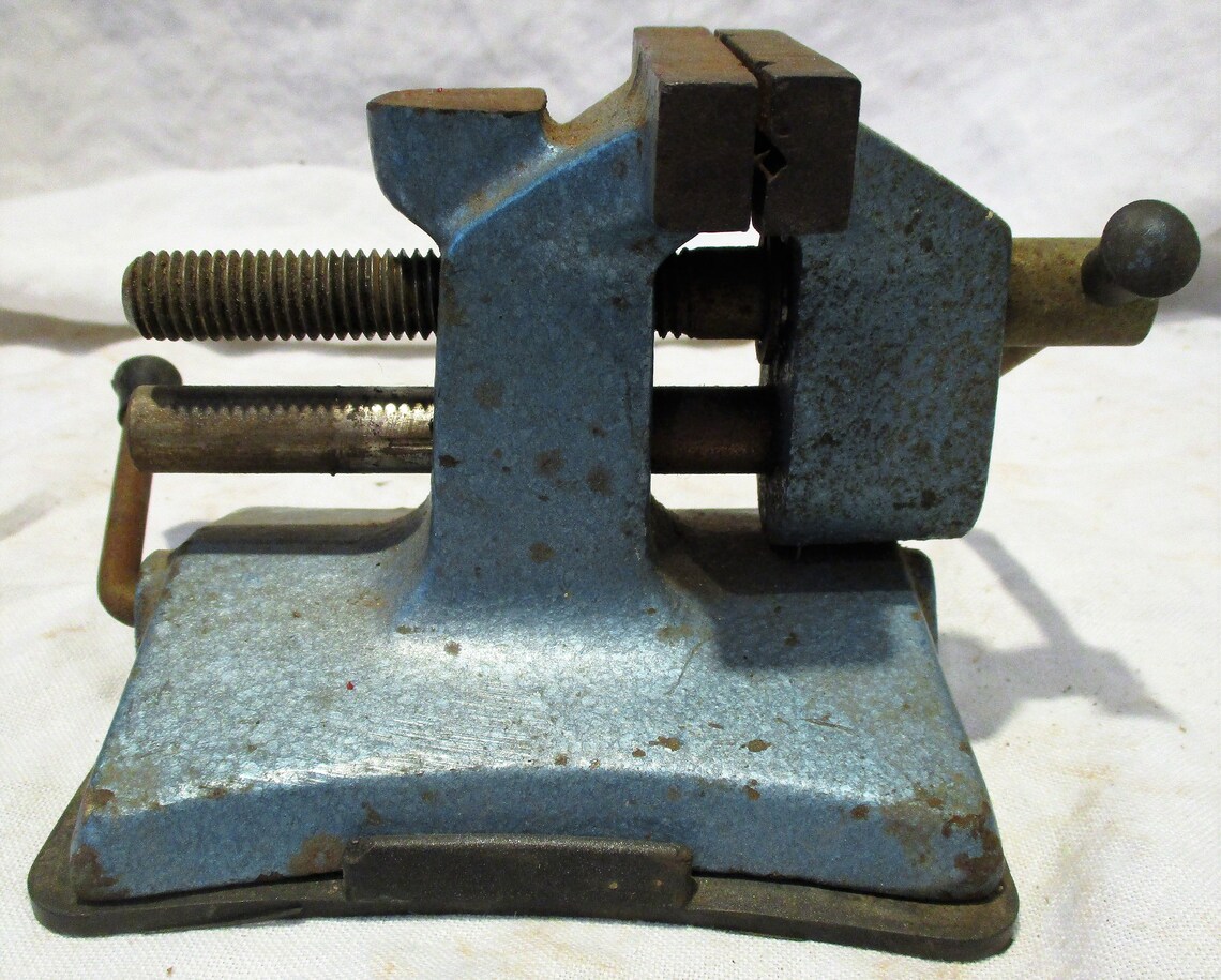 Old Anvil Vise Vacu Vise Table or Bench Vise Vintage Shop | Etsy