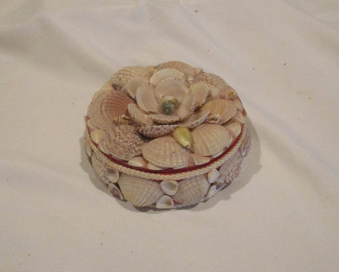 Tramp Art Box, Small Round Box, Victorian Shell Art, Great Antique Folk ...