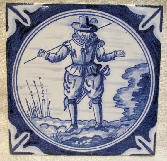 Home Décor Hand Painted Musket and Soldier Vintage Blue & White Delft ...