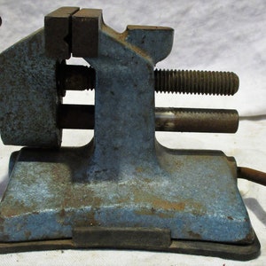 Old Anvil Vise, Vacu Vise Table or Bench Vise, Vintage Shop and Jeweler ...