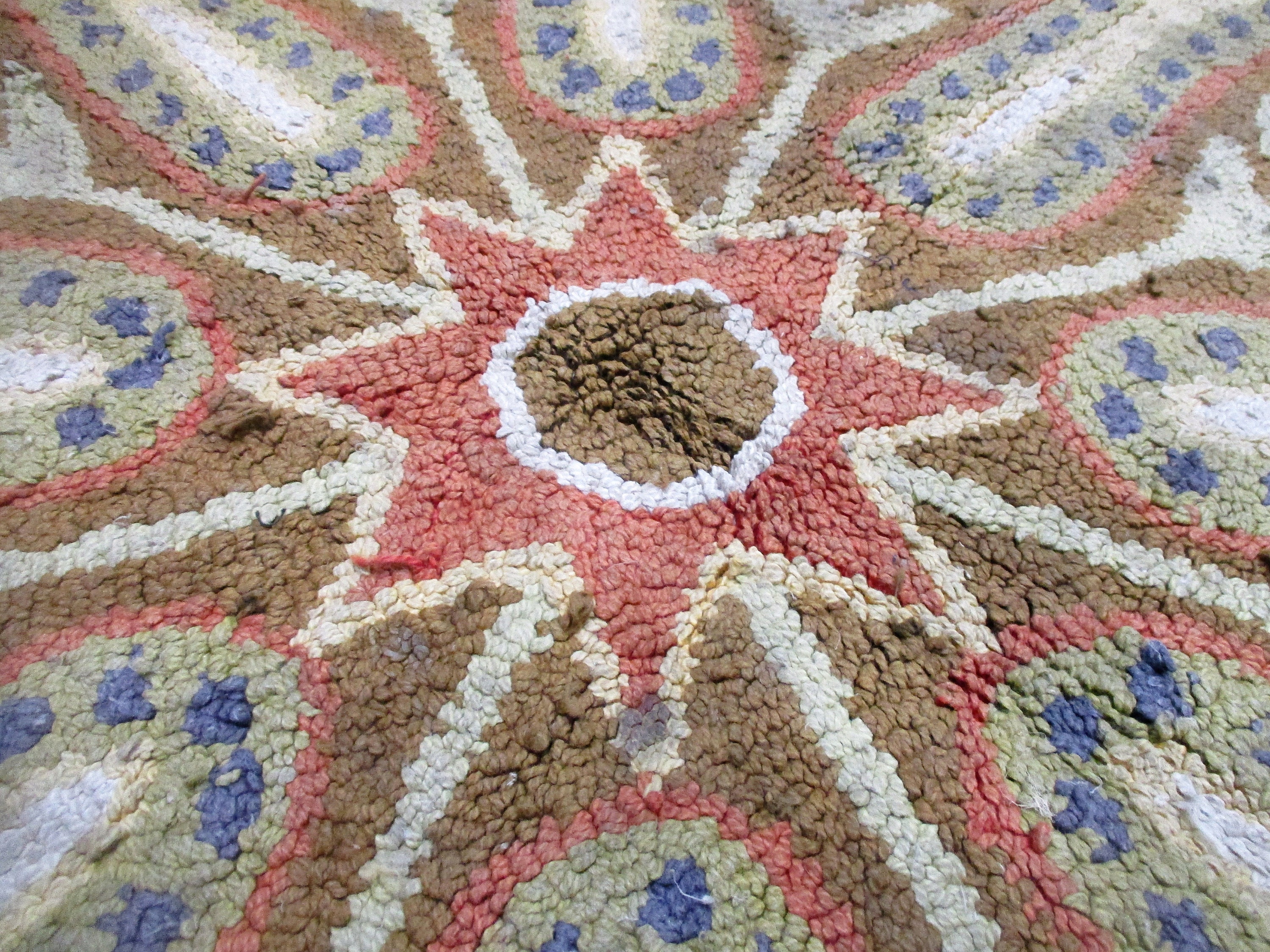 Vintage Flower Petal Hooked Rug: Handmade Floral Carpet - Etsy