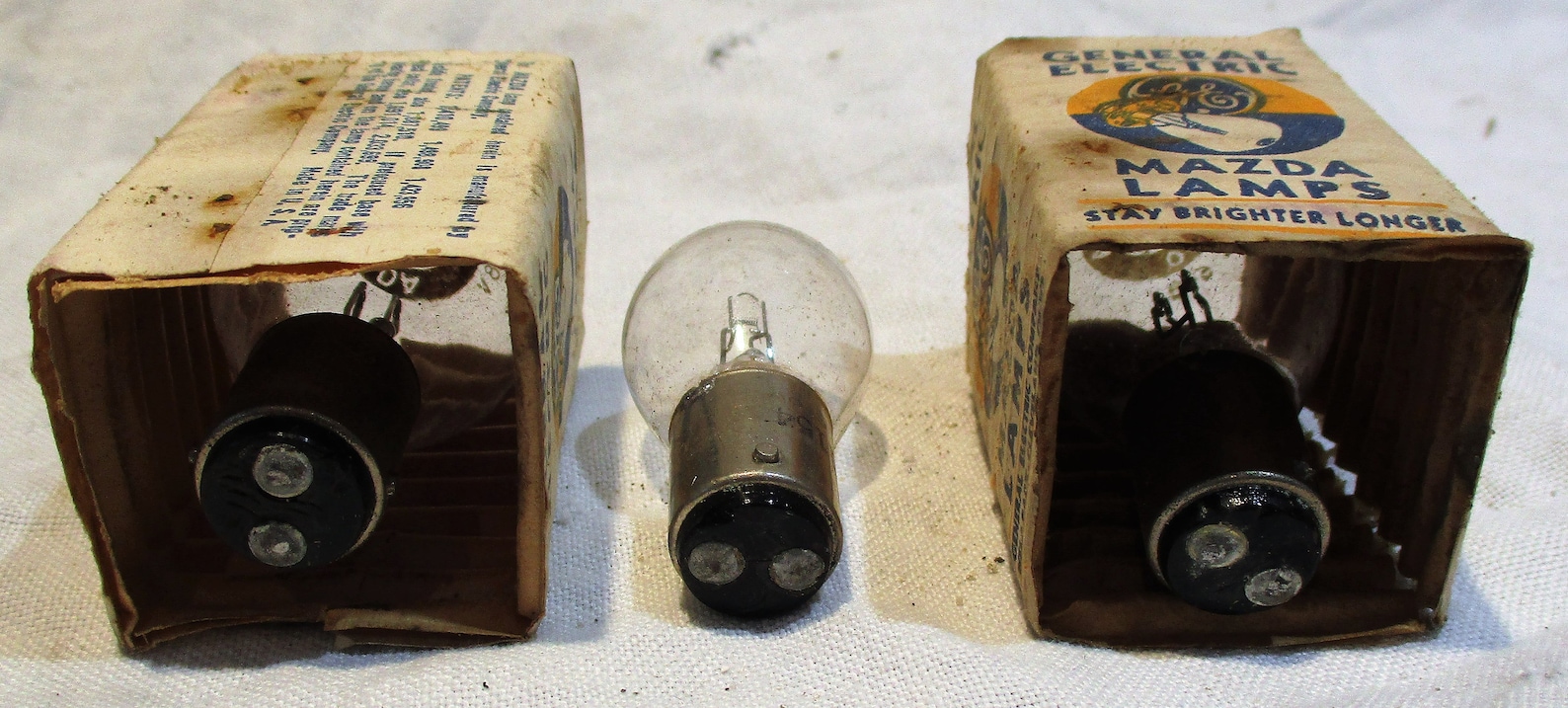 General Electric Mazda Auto Lamps and Original Tin With Bulbs, Vintage ...