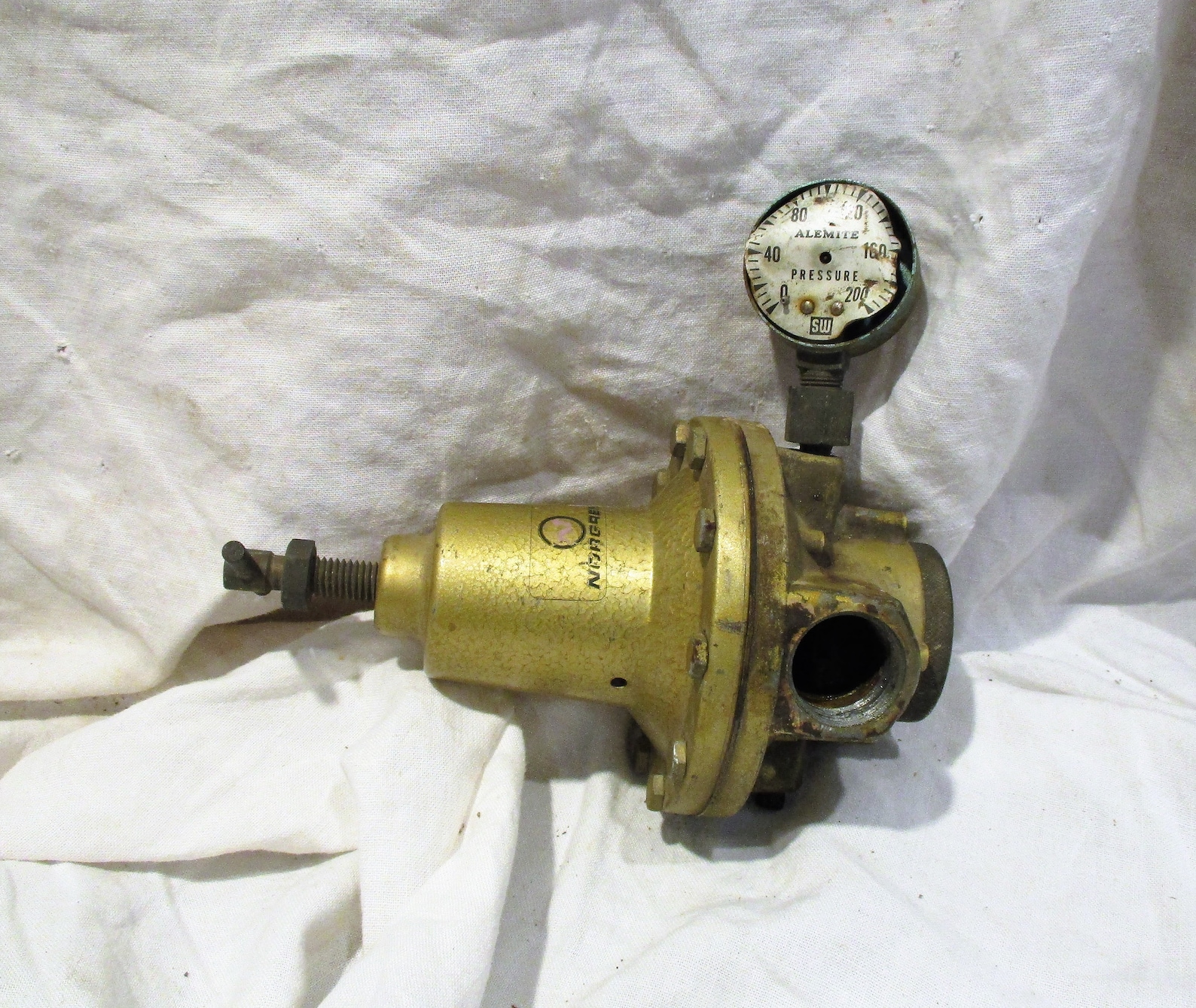 Alemite Pressure Gauge, Industrial Factory Blown Valve and Gauge ...