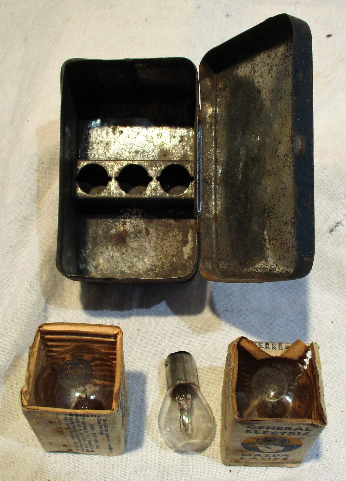 General Electric Mazda Auto Lamps and Original Tin With Bulbs, Vintage ...