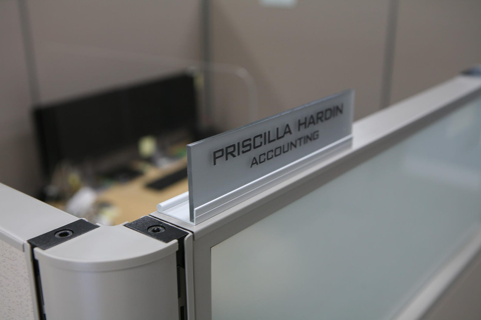 Modern Personalized Office Cubicle Name Plate & Sign - Frosted Silver ...