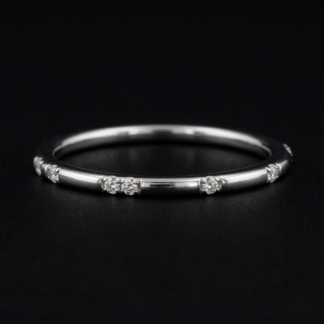 Minimalist PT950 Platinum Diamond Wedding Band – Round Brilliant ...