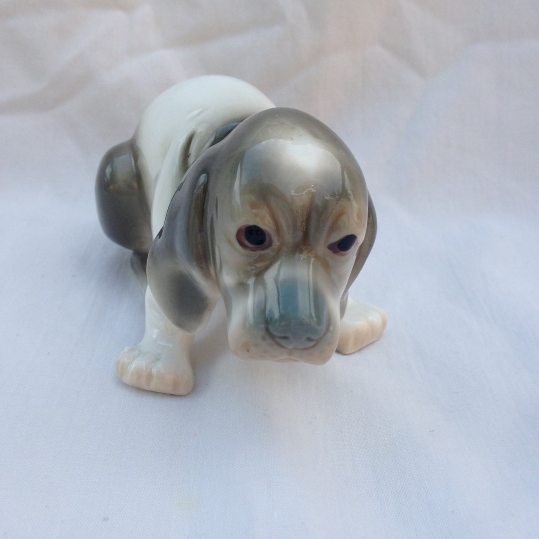 Sitting Beagle Dog Figurine - Etsy