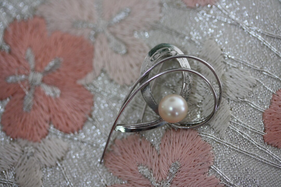 Akoya Pearl and Silver Vintage H Abuno Brooch Pin in Original Box - Etsy
