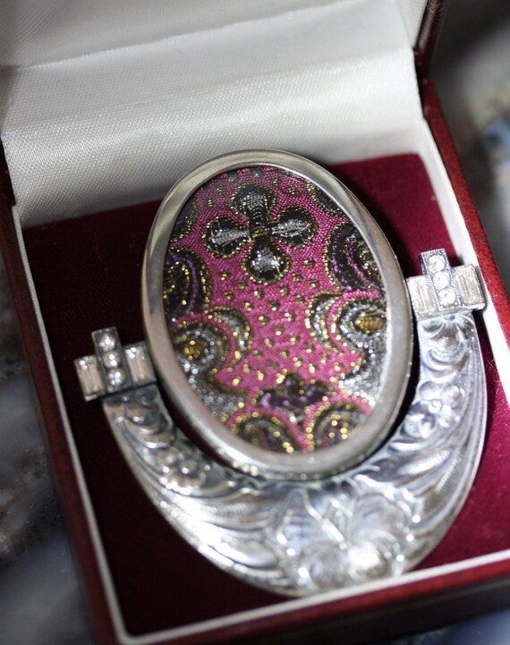 remarkable pin from - Gem