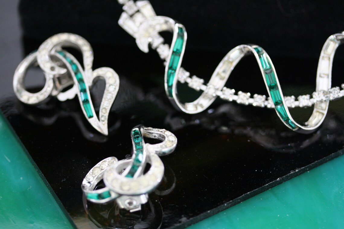 Boucher Exquisite Silver Art Deco Emerald Crystal Ribbon - Etsy