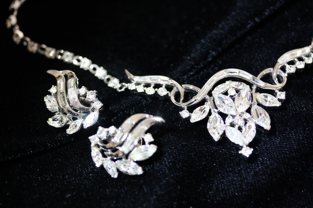 Stunning Vintage Crown Trifari Set, Earrings and Choker White Diamond ...