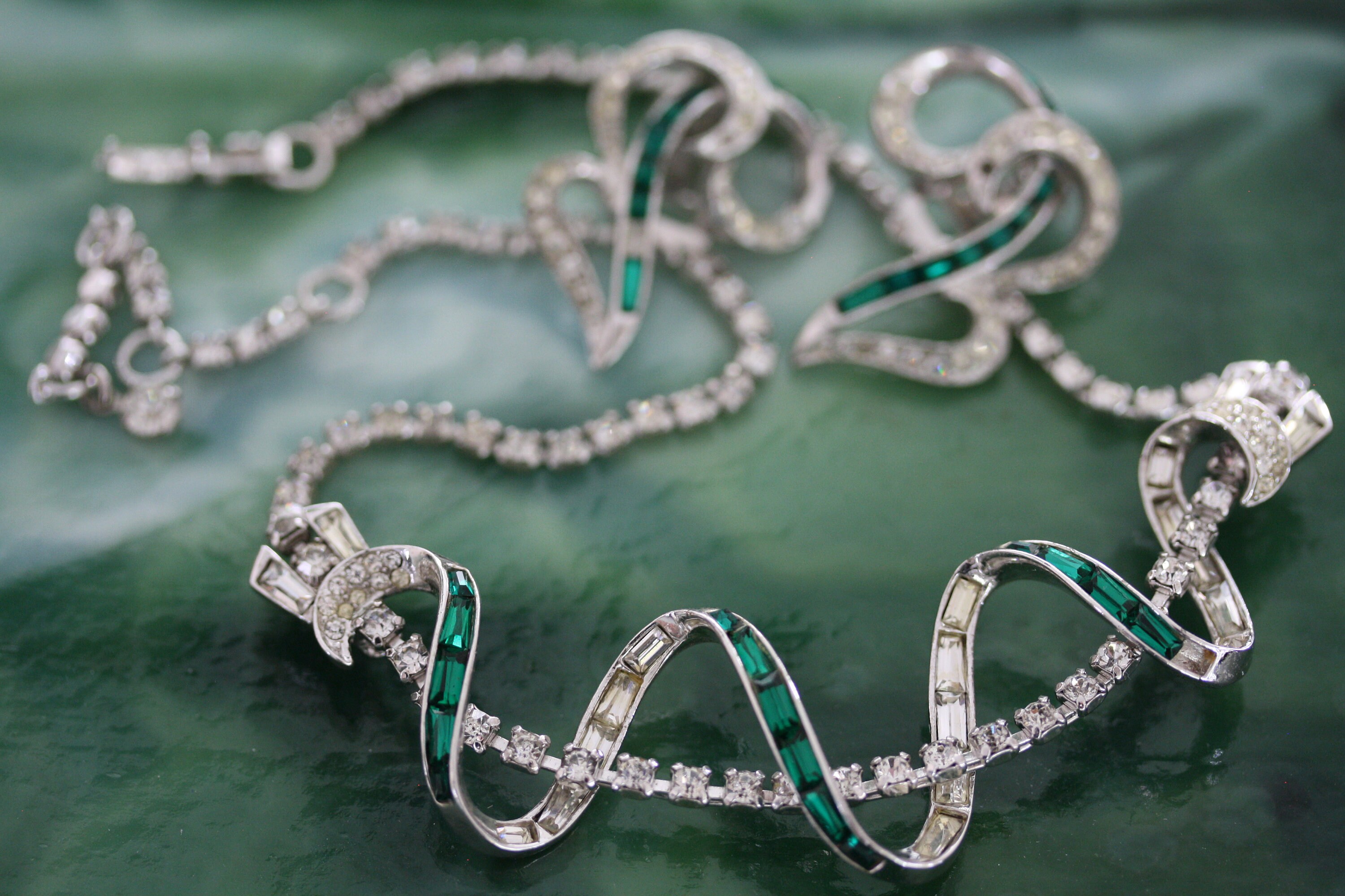 Boucher Exquisite Silver Art Deco Emerald Crystal Ribbon Choker and ...