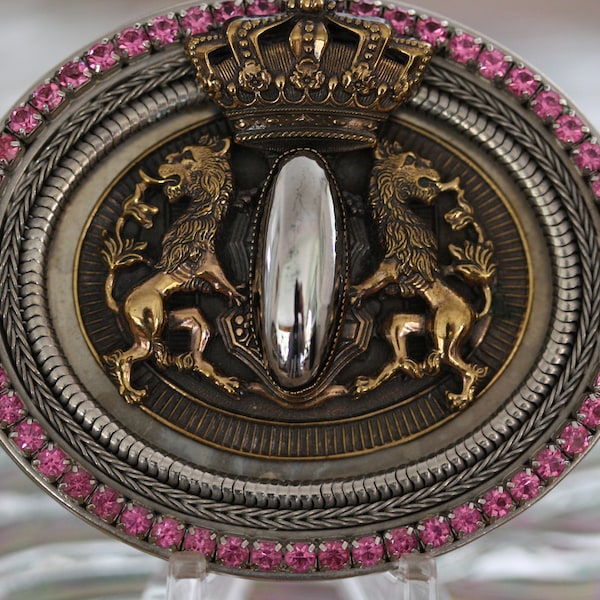 Lion Crest Brooch - Etsy