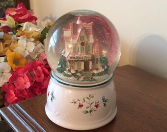 Vintage snow globe | Etsy