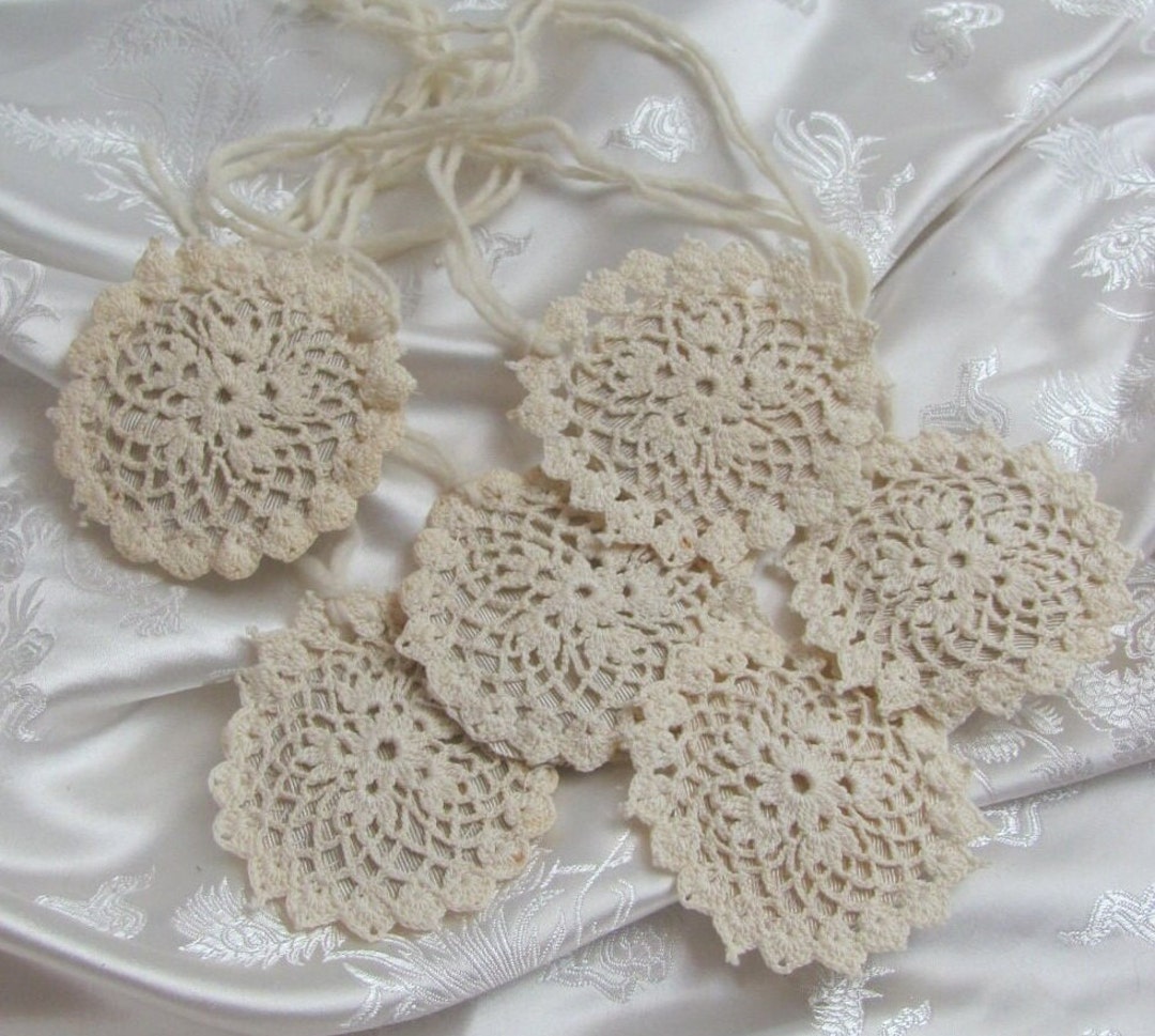 Beautiful Doily Gift Tags Hang Tags or Snowflake Christmas Tree ...