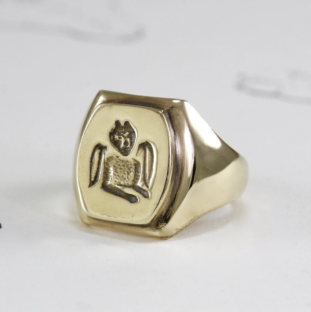 Anillo de sello de intaglio con alas de oro de 10 quilates hecho a mano ...