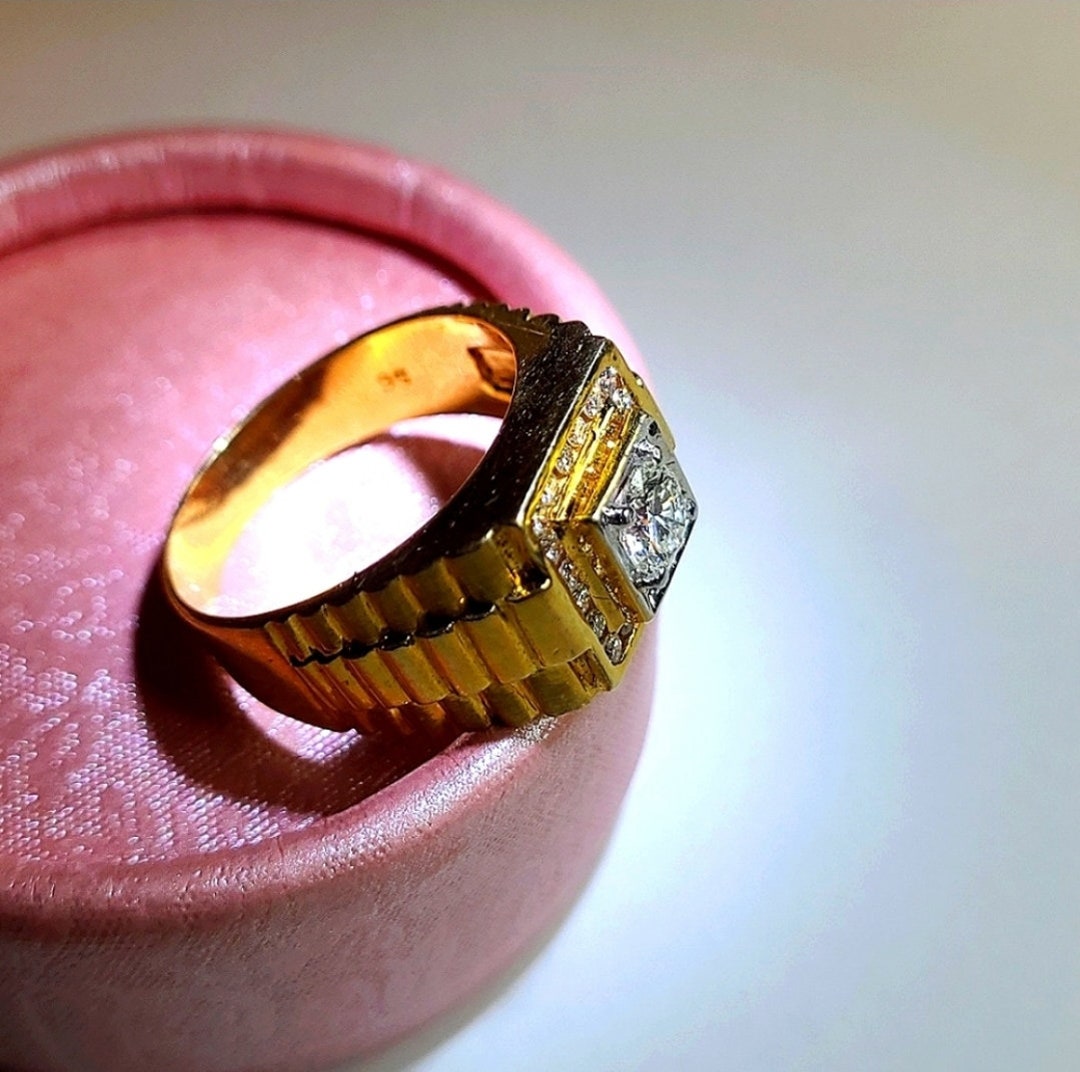 Men's 18K Yellow Gold Ring With Natural Diamonds - Etsy