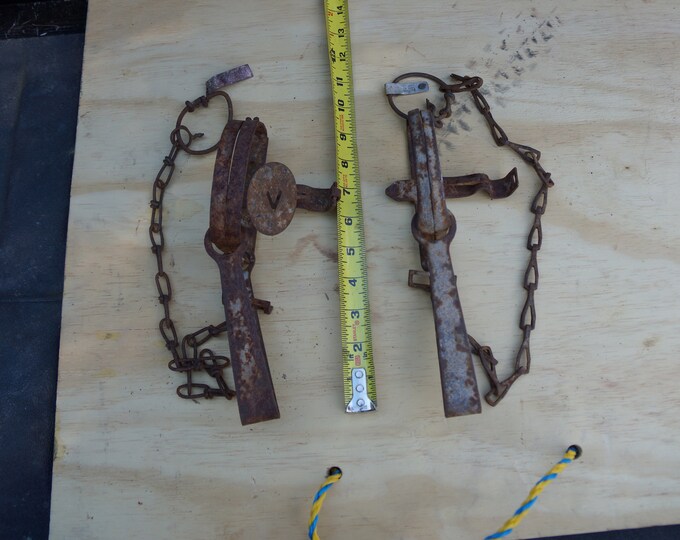 Vintage Leg Hold Hunting Traps - Etsy