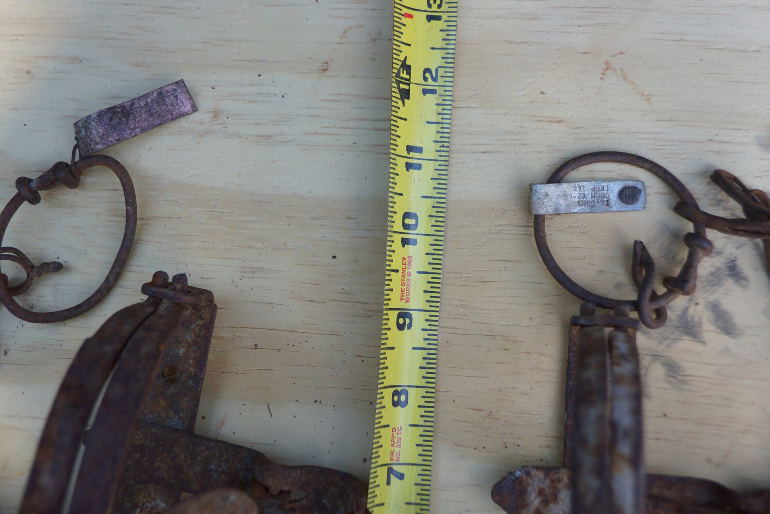 Vintage Leg Hold Hunting Traps - Etsy