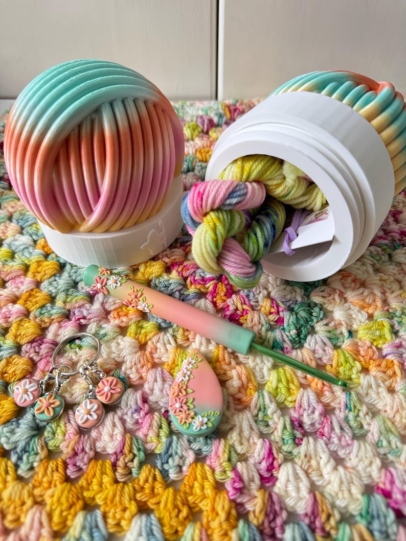 Yarn Ball Surprise Pot With Contrast Band, Crochet Gift Set, 3D Printed ...