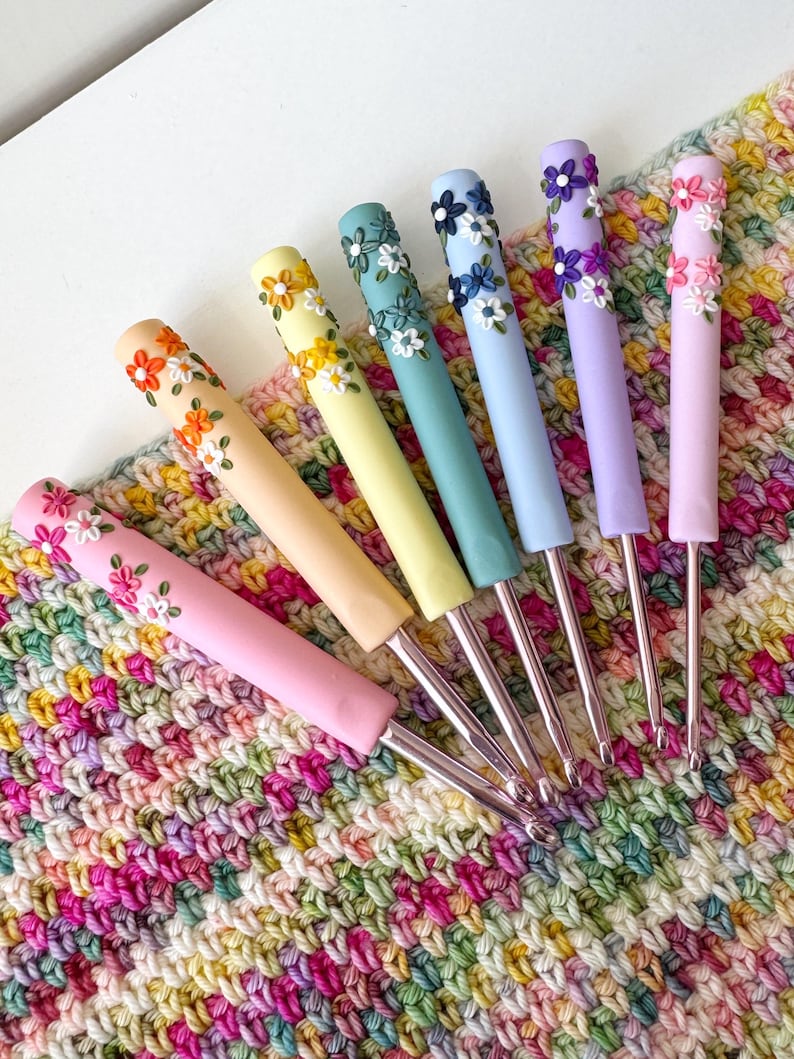 Pastel Flower Crochet Hook Set, Rainbow Crochet Hooks, Floral Polymer ...
