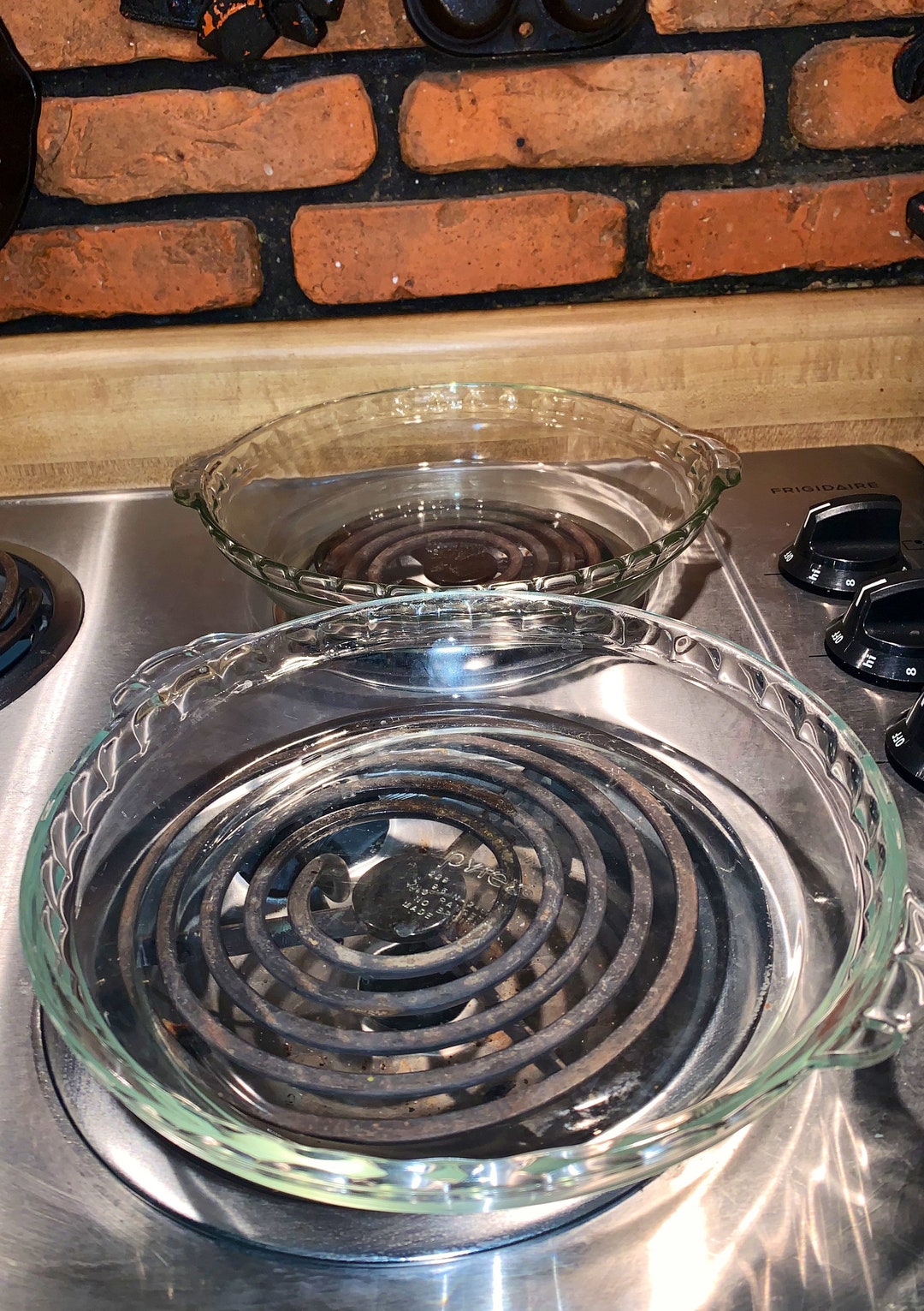 Set of Two Matching 9" Pyrex Pie Pans With Fluted Edges #229 - Etsy