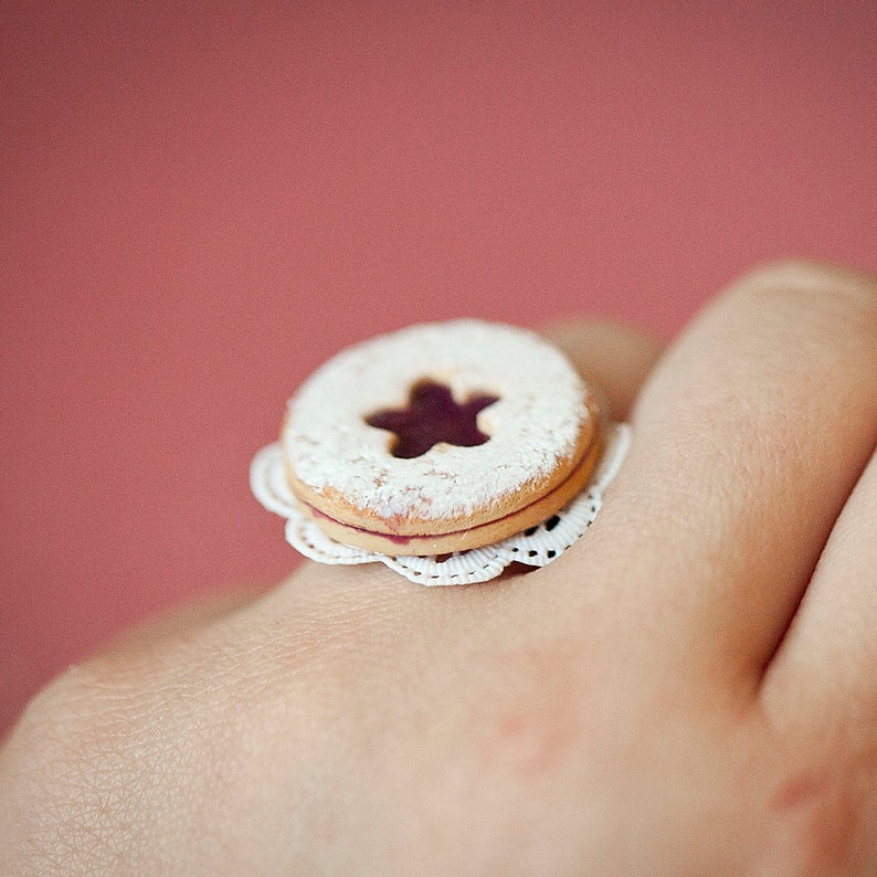 Linzer Cookie Ring / Strawberry jam cookie Ring / food jewelry | Etsy